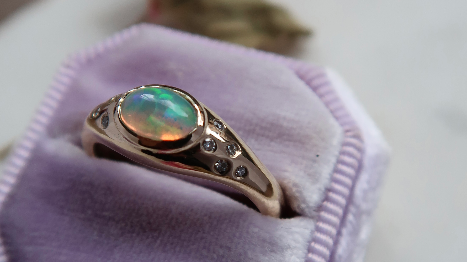 Made You Look Jewellery Store & Studio - Custom Design & Repairs